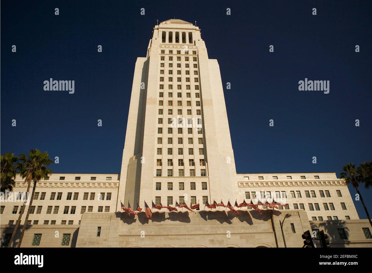 Los Angeles Skyscraper Clear Day High Resolution Stock Photography and ...
