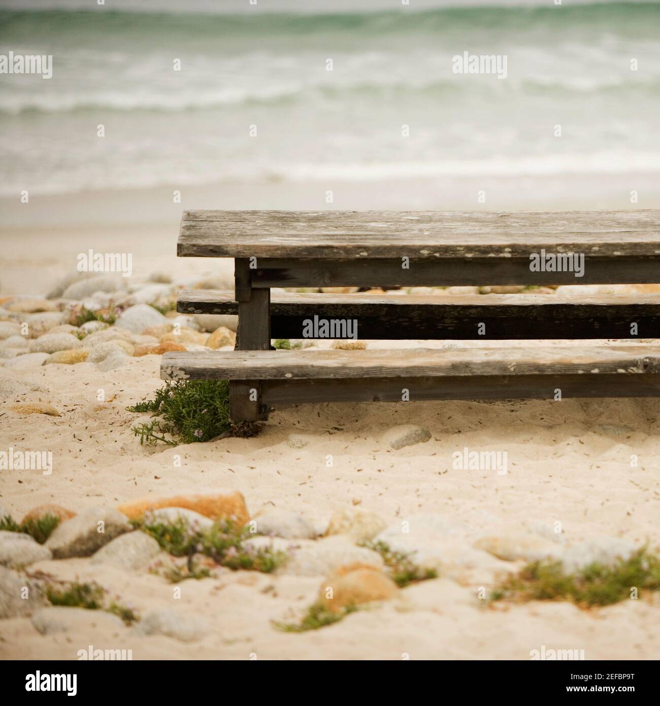 Bench on the beach hi-res stock photography and images - Alamy
