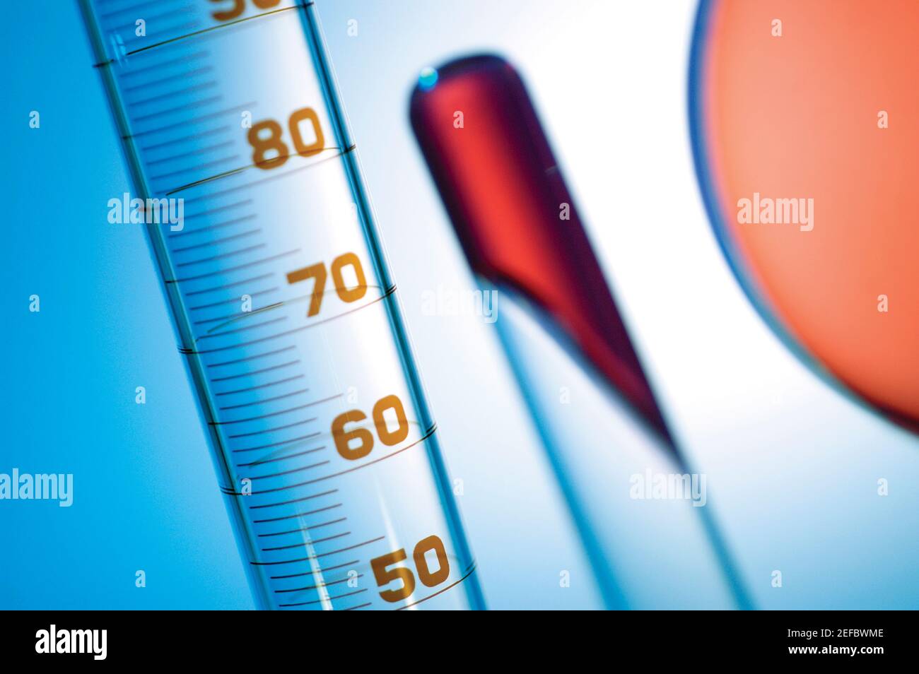 Petri dish pipette test hi-res stock photography and images - Alamy