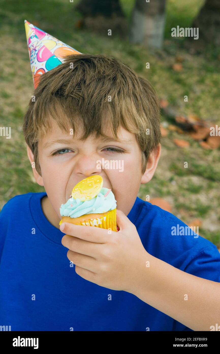 Child cupcake school hi-res stock photography and images - Alamy