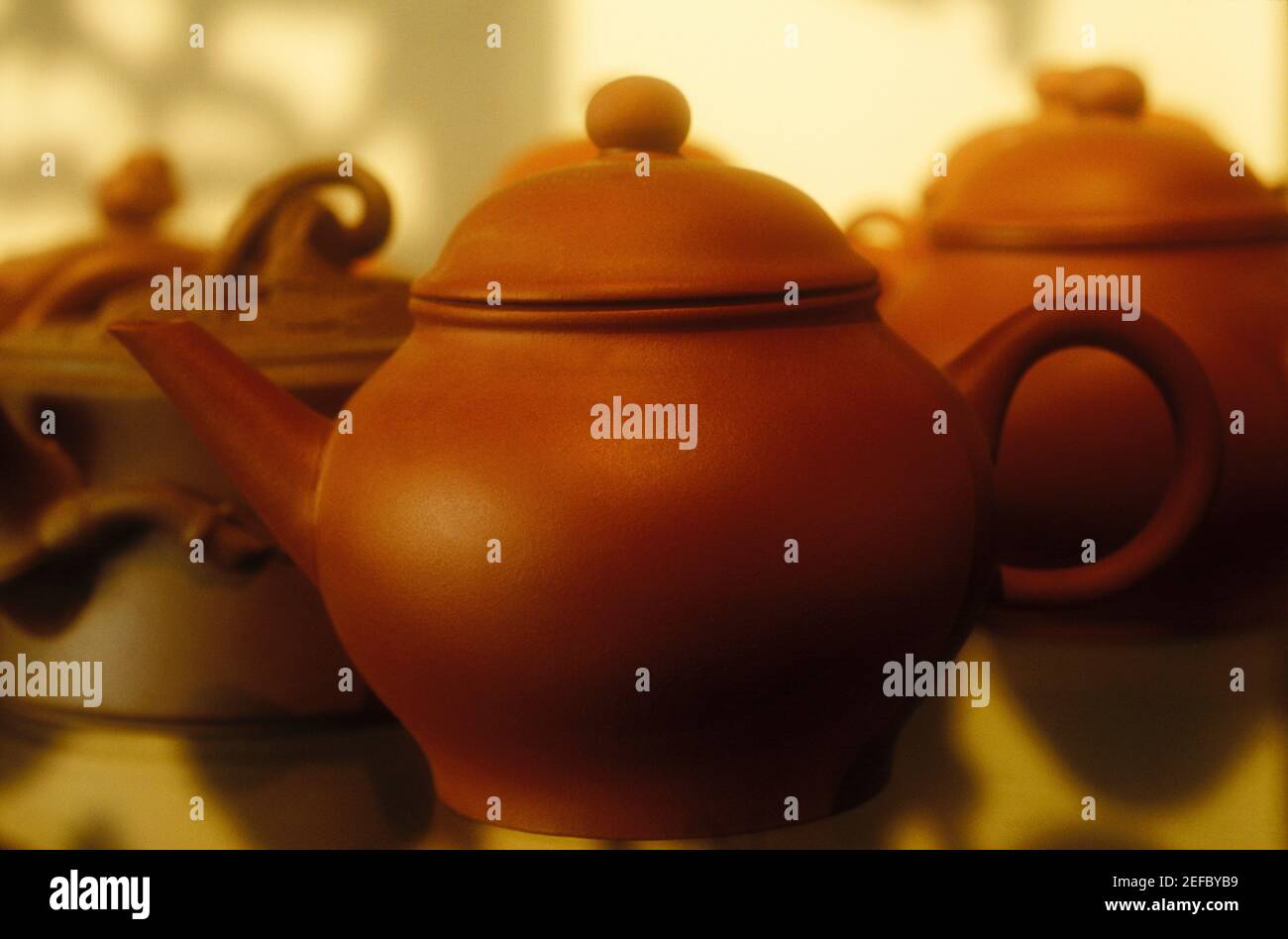 Chinese teapots hi-res stock photography and images - Alamy