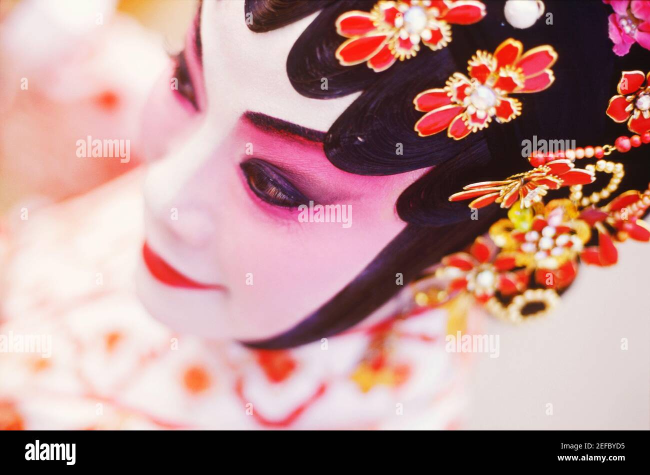 Female opera hi-res stock photography and images - Alamy