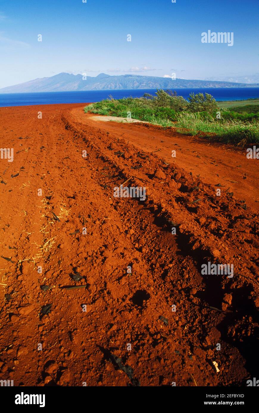 Close up dirt road hi-res stock photography and images - Alamy