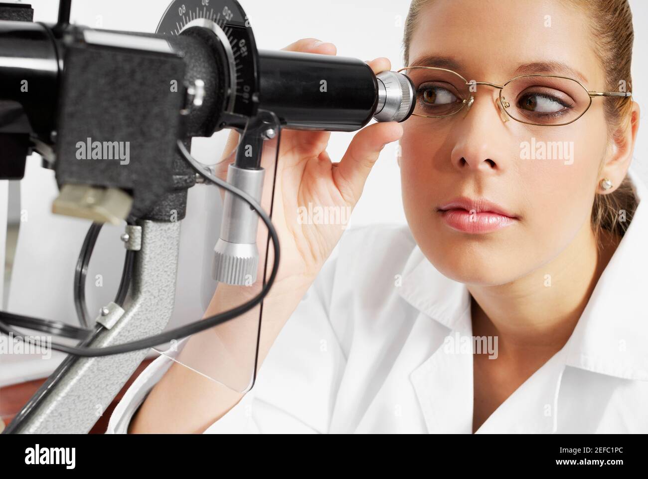 Ophthalmometer hi-res stock photography and images - Alamy