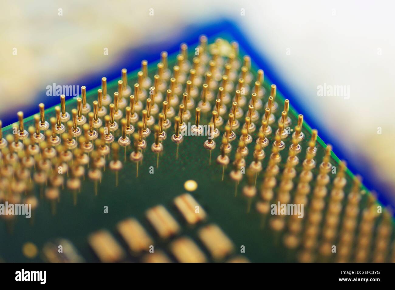 Computer chip hi-res stock photography and images - Alamy