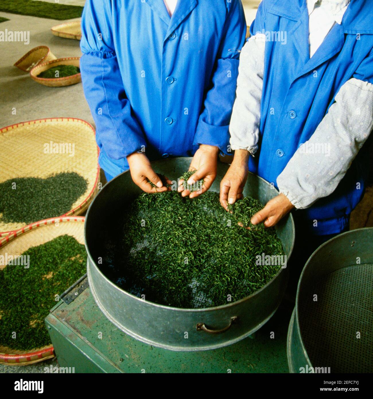 Chinese male worker at manufacturing hi-res stock photography and ...