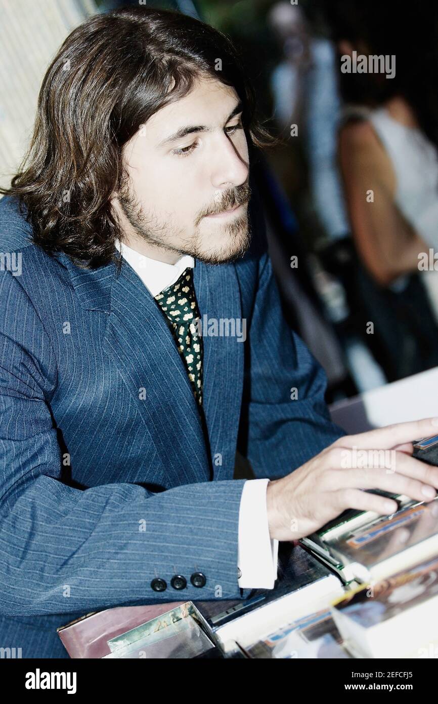 Bookstore clerk hi-res stock photography and images - Alamy