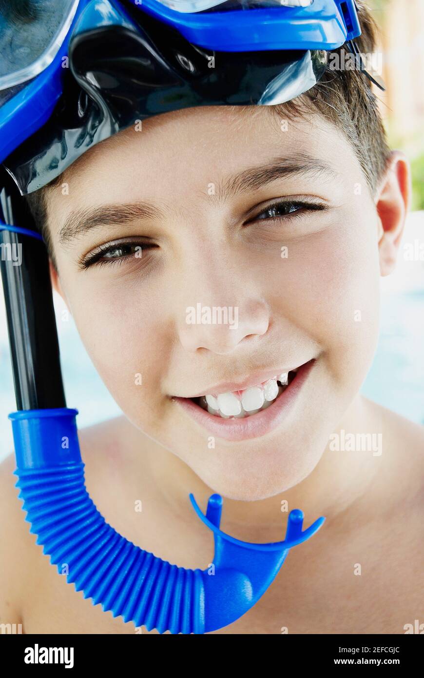 Boy wearing a scuba mask hi-res stock photography and images - Alamy