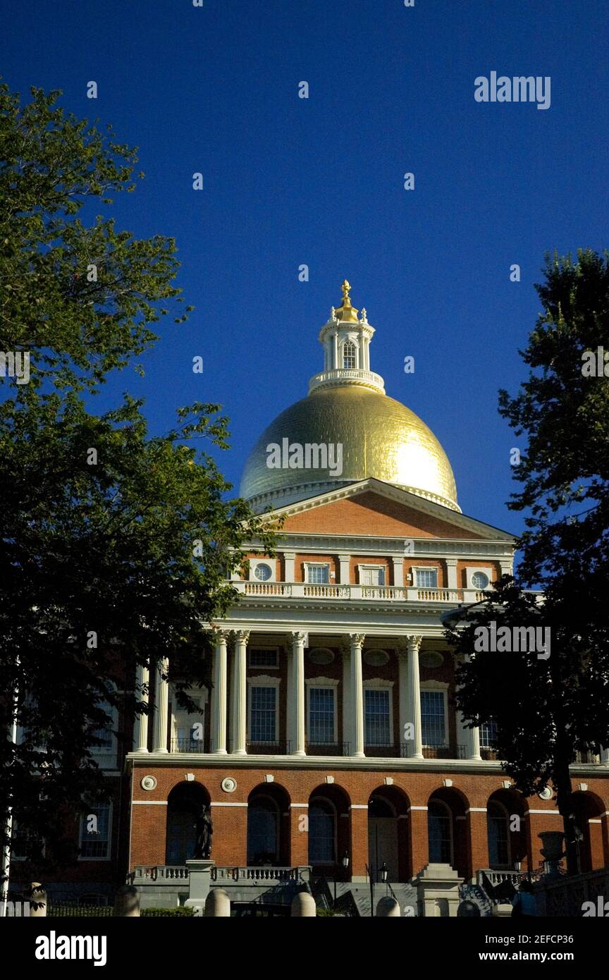 Massachusetts state house entrance hi-res stock photography and images ...
