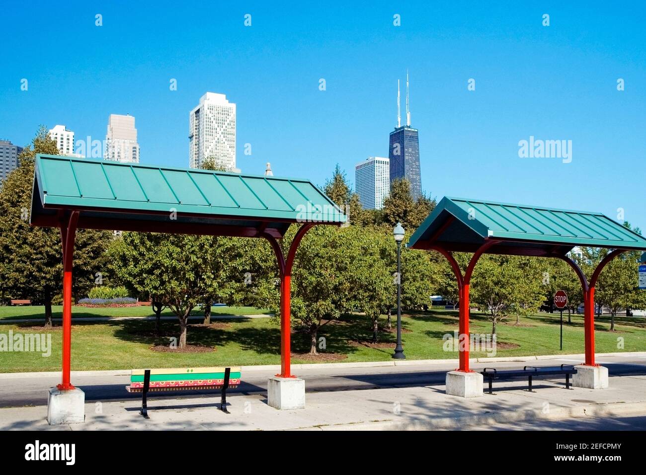 Chicago bus stop man hi-res stock photography and images - Alamy