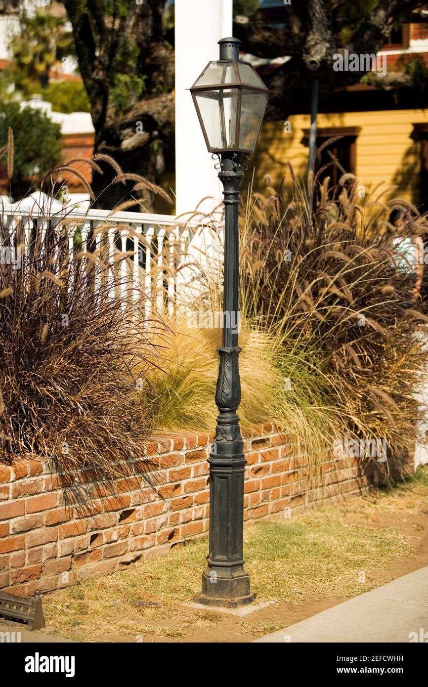 Ornate garden lights hi-res stock photography and images - Alamy