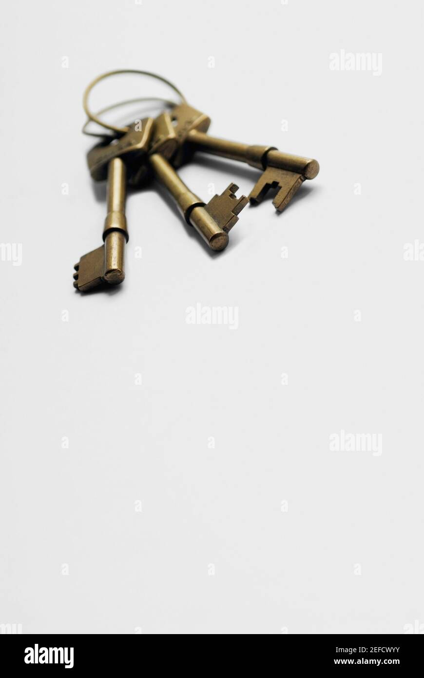 Antique brass keys hi-res stock photography and images - Alamy