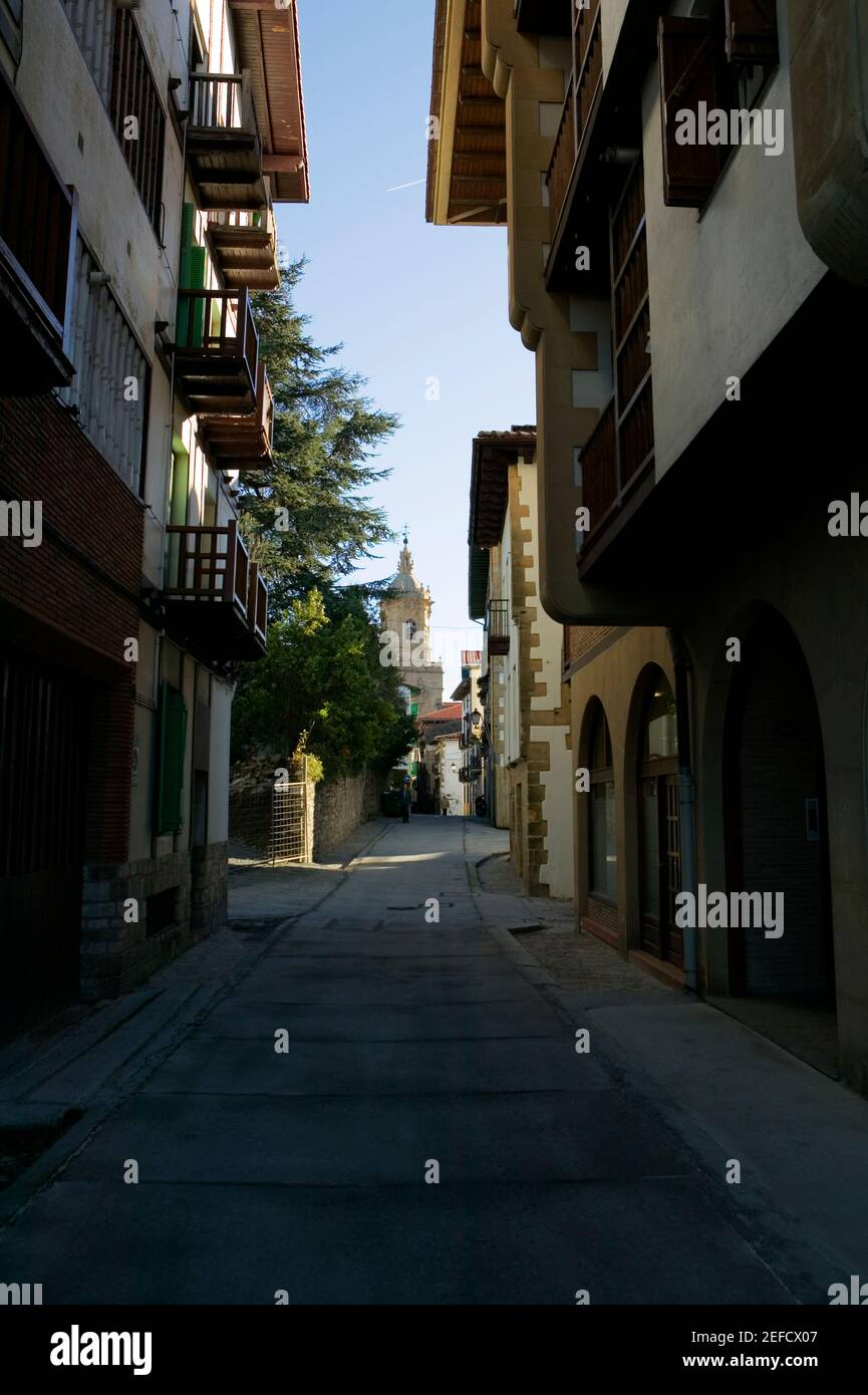 Empty alleyway hi-res stock photography and images - Alamy