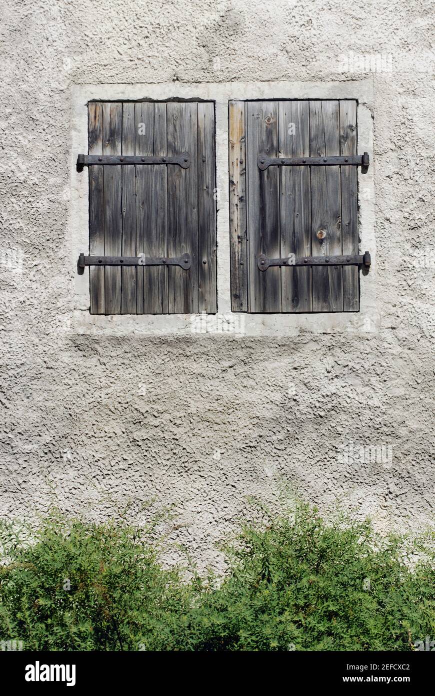 Old fashioned window closed hi-res stock photography and images - Alamy