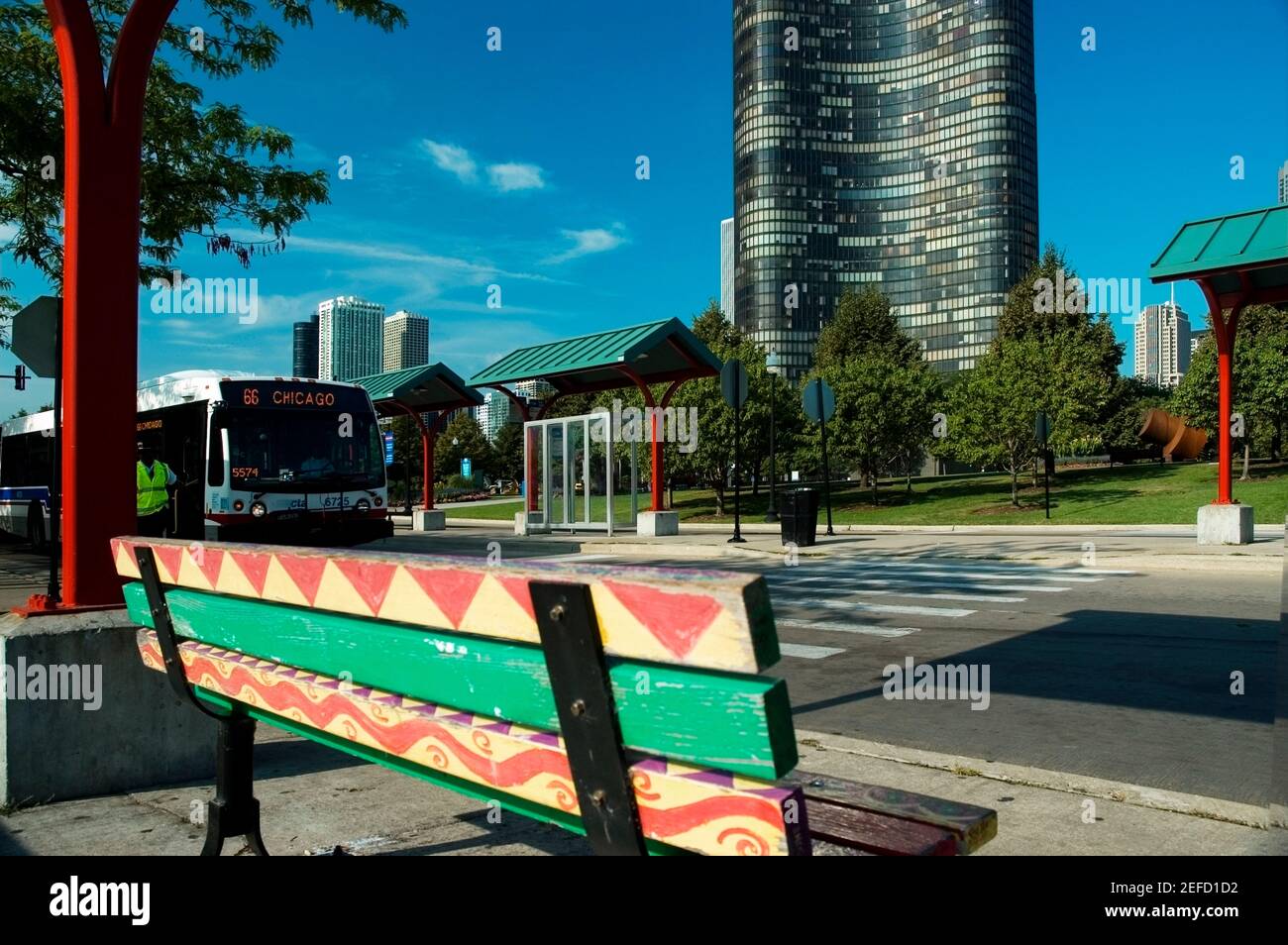 Chicago bus stop man hi-res stock photography and images - Alamy