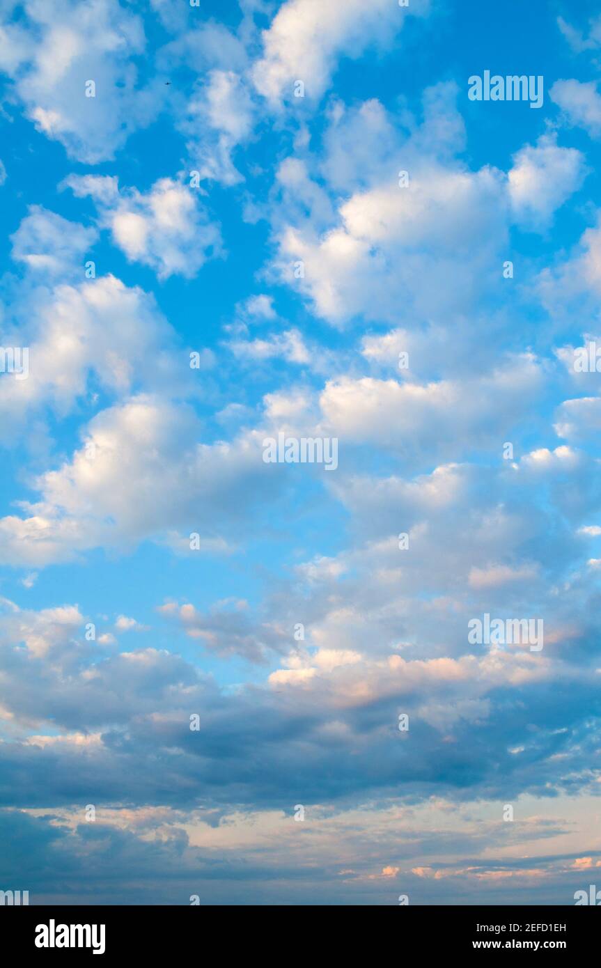 Sunset sky background, picturesque vast sky landscape scene Stock Photo ...