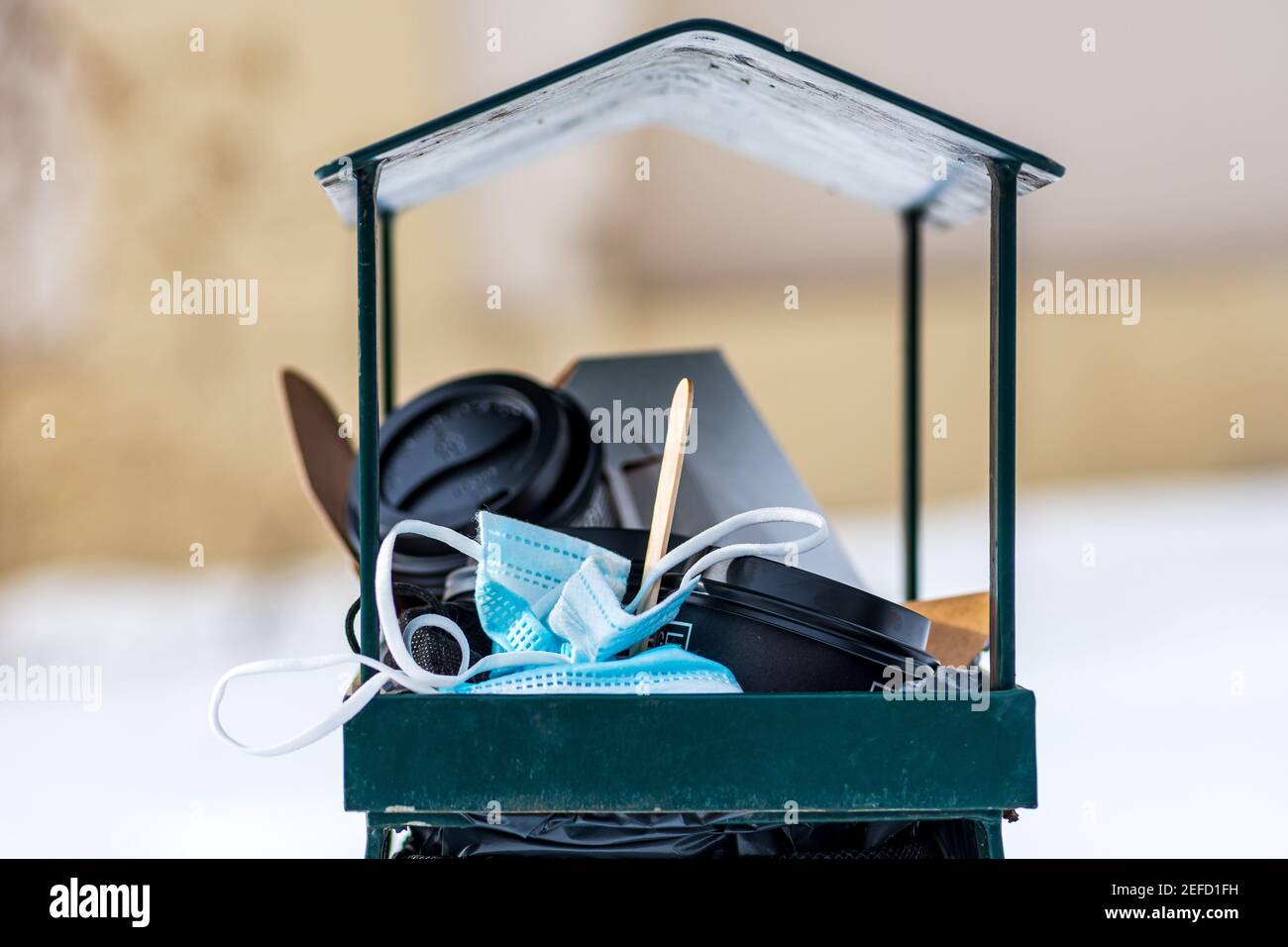 Medical trash can hi-res stock photography and images - Alamy