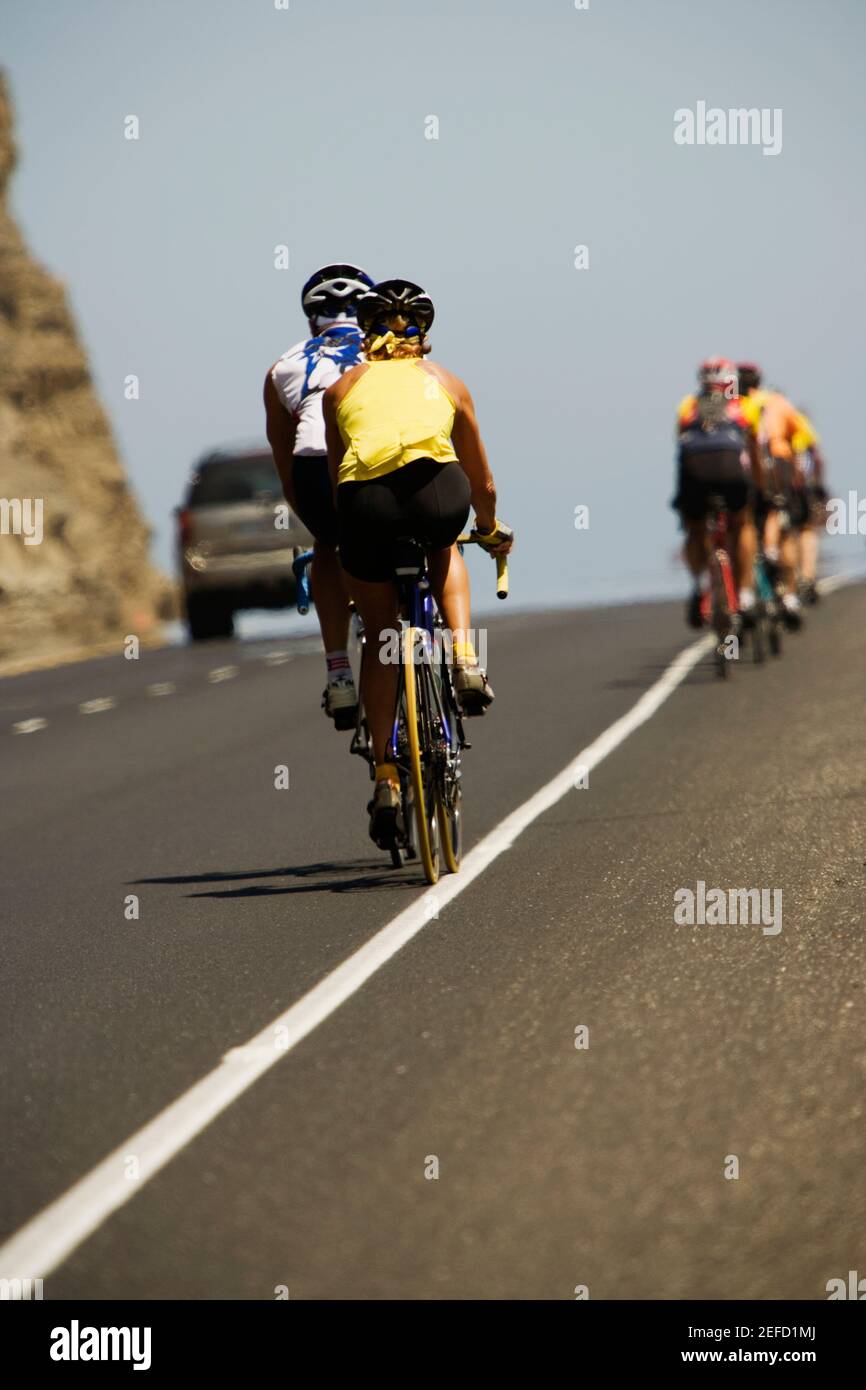 Group of people cycling hi-res stock photography and images - Alamy