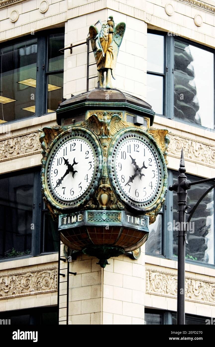 Chicago clock hi-res stock photography and images - Alamy