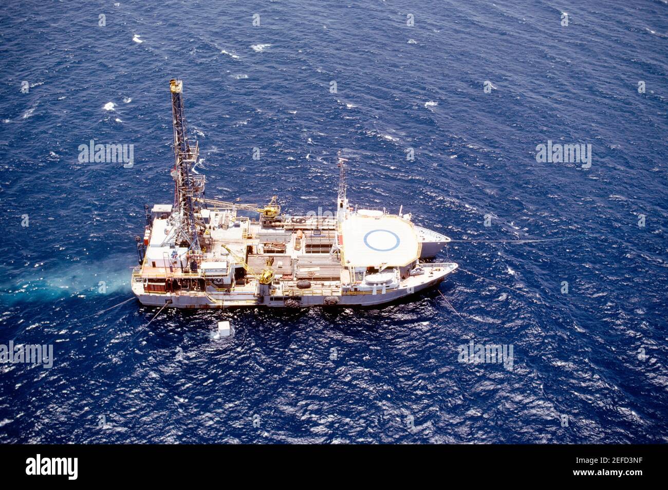 Oil drilling ship hi-res stock photography and images - Alamy