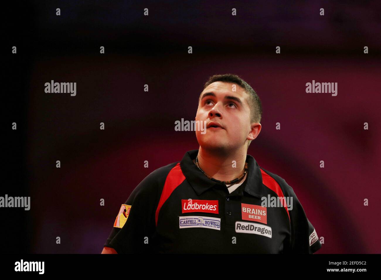 Jamie lewis darts hi-res stock photography and images - Alamy