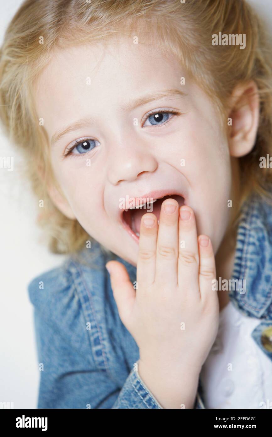 Portrait of a girl shouting Stock Photo - Alamy