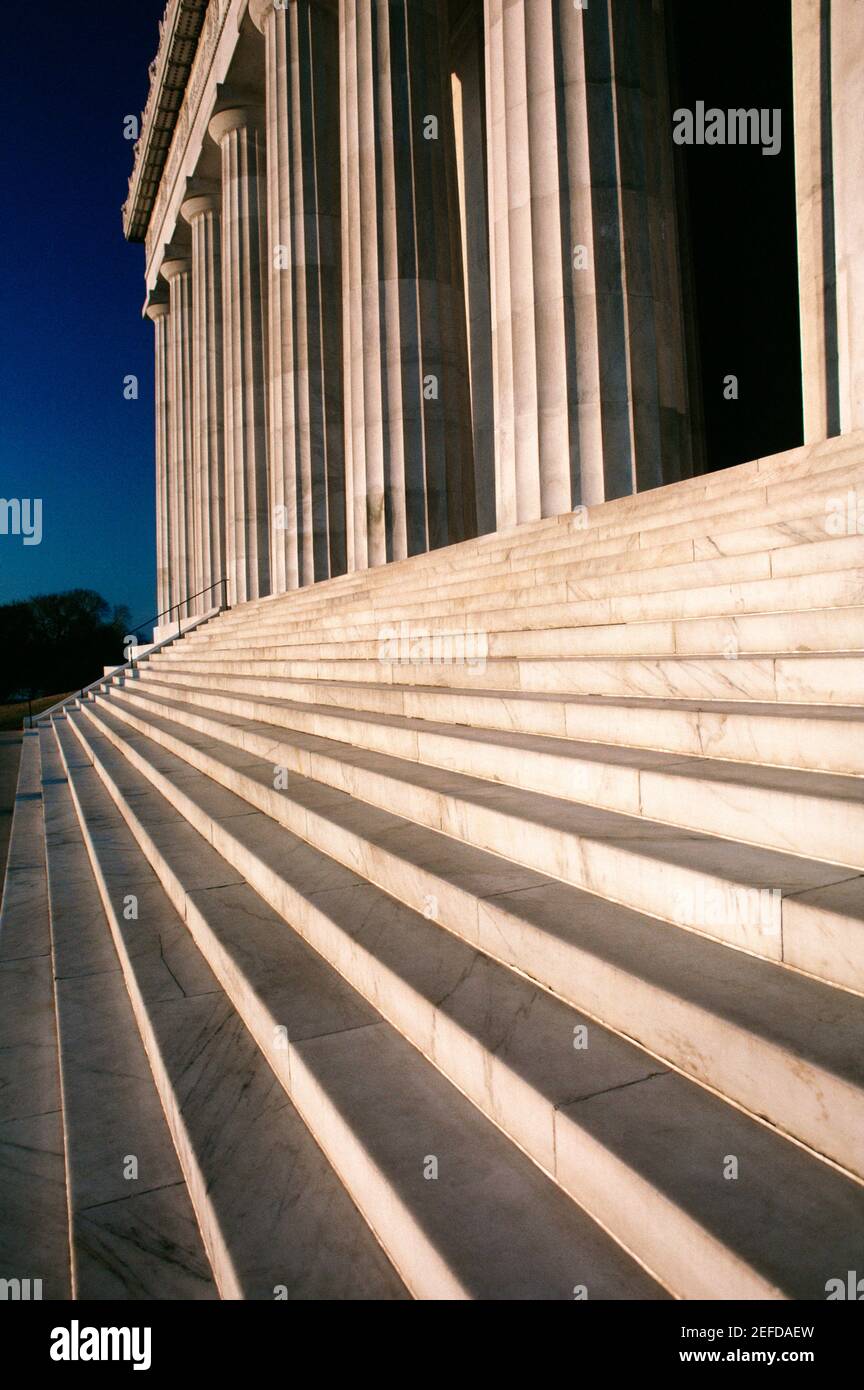 Lincoln Memorial Building
