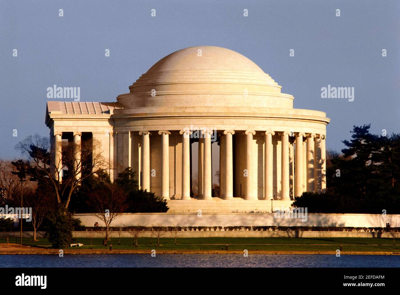 Thomas jefferson memorial facade hi-res stock photography and images ...