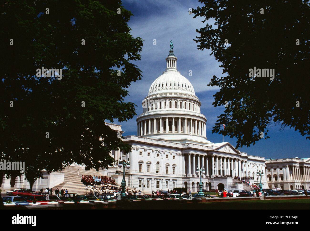 Large column building hi-res stock photography and images - Alamy