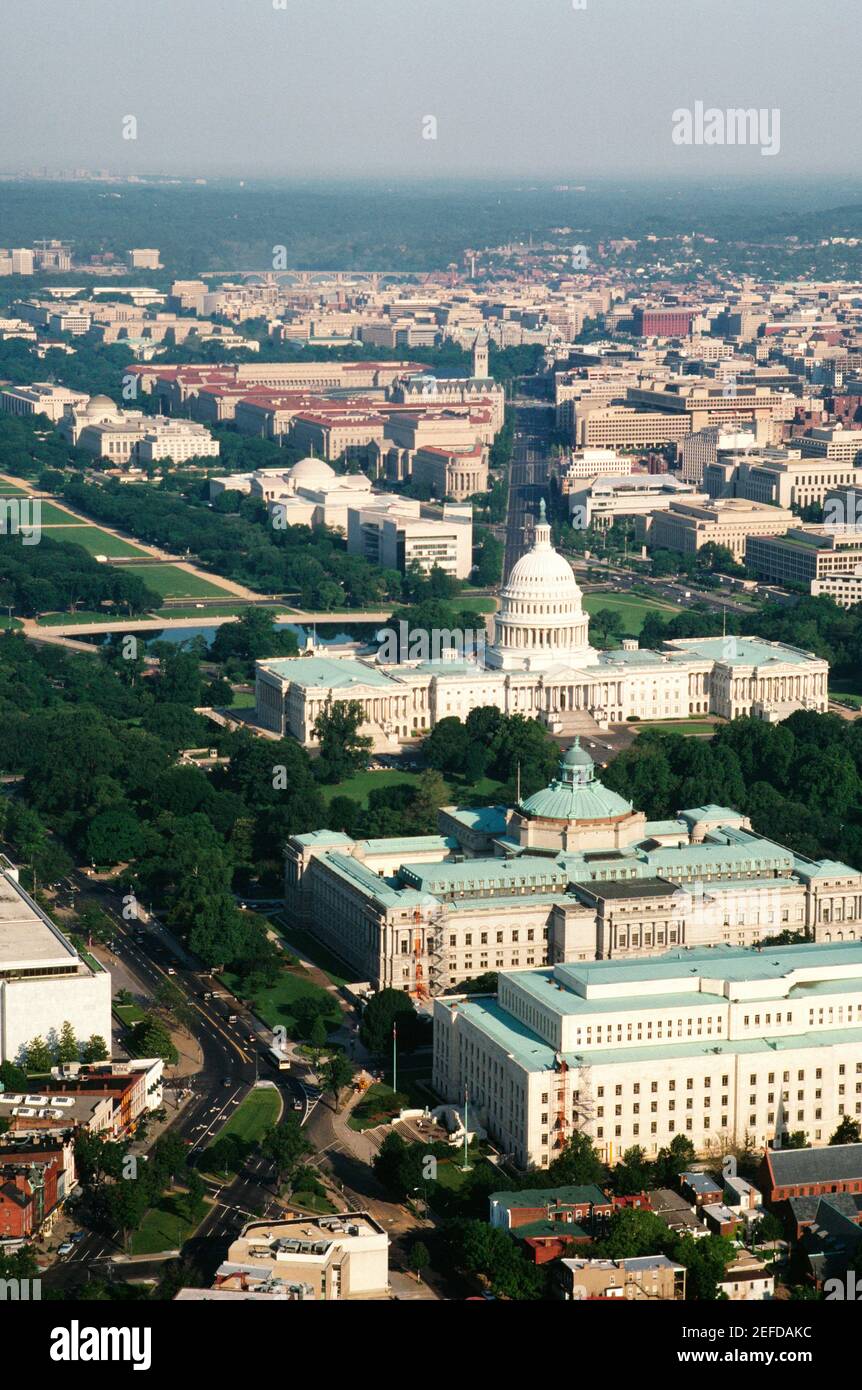 Aerial vertical view rooftop city hi-res stock photography and images ...