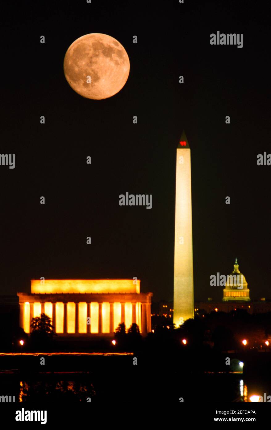 Well lit night sky hi-res stock photography and images - Alamy