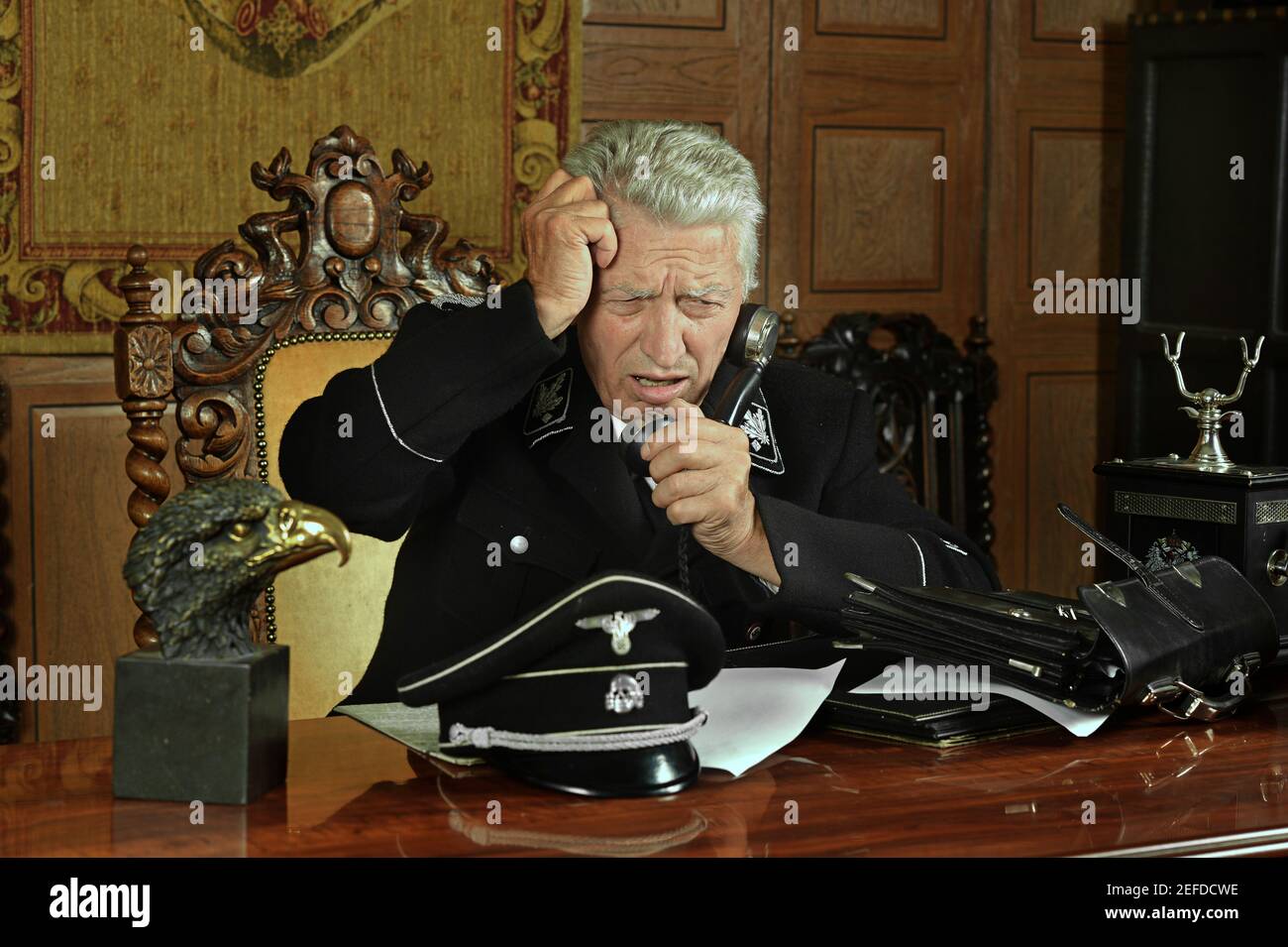 Military commander on the phone hi-res stock photography and images - Alamy