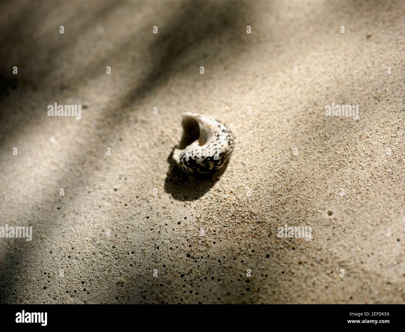 Broken item hi-res stock photography and images - Alamy