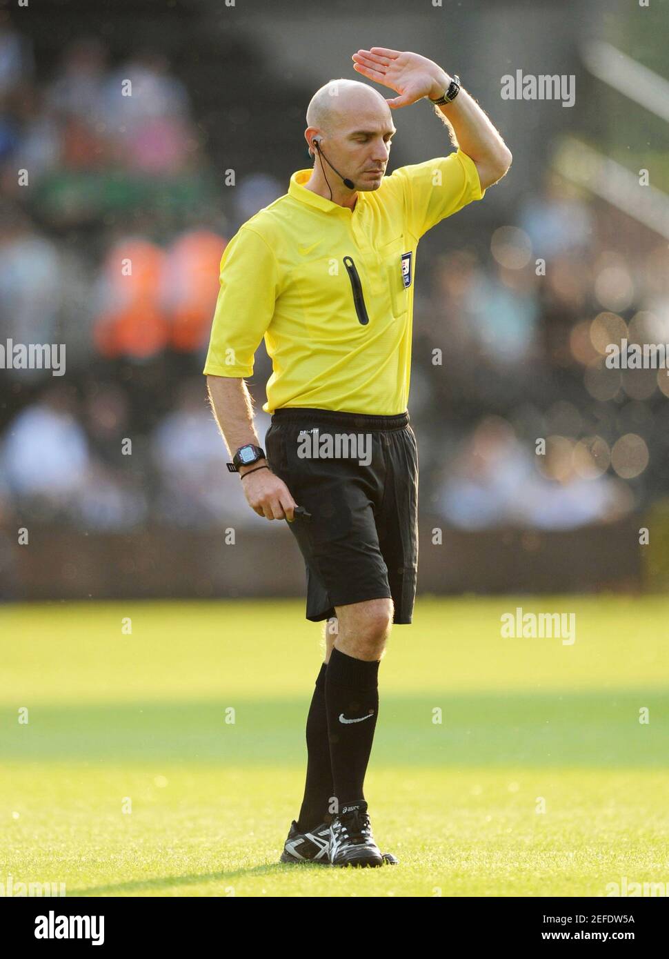 Referee steve rushton hi-res stock photography and images - Alamy