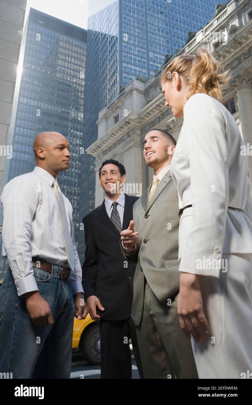 Business people communicating other hi-res stock photography and images ...