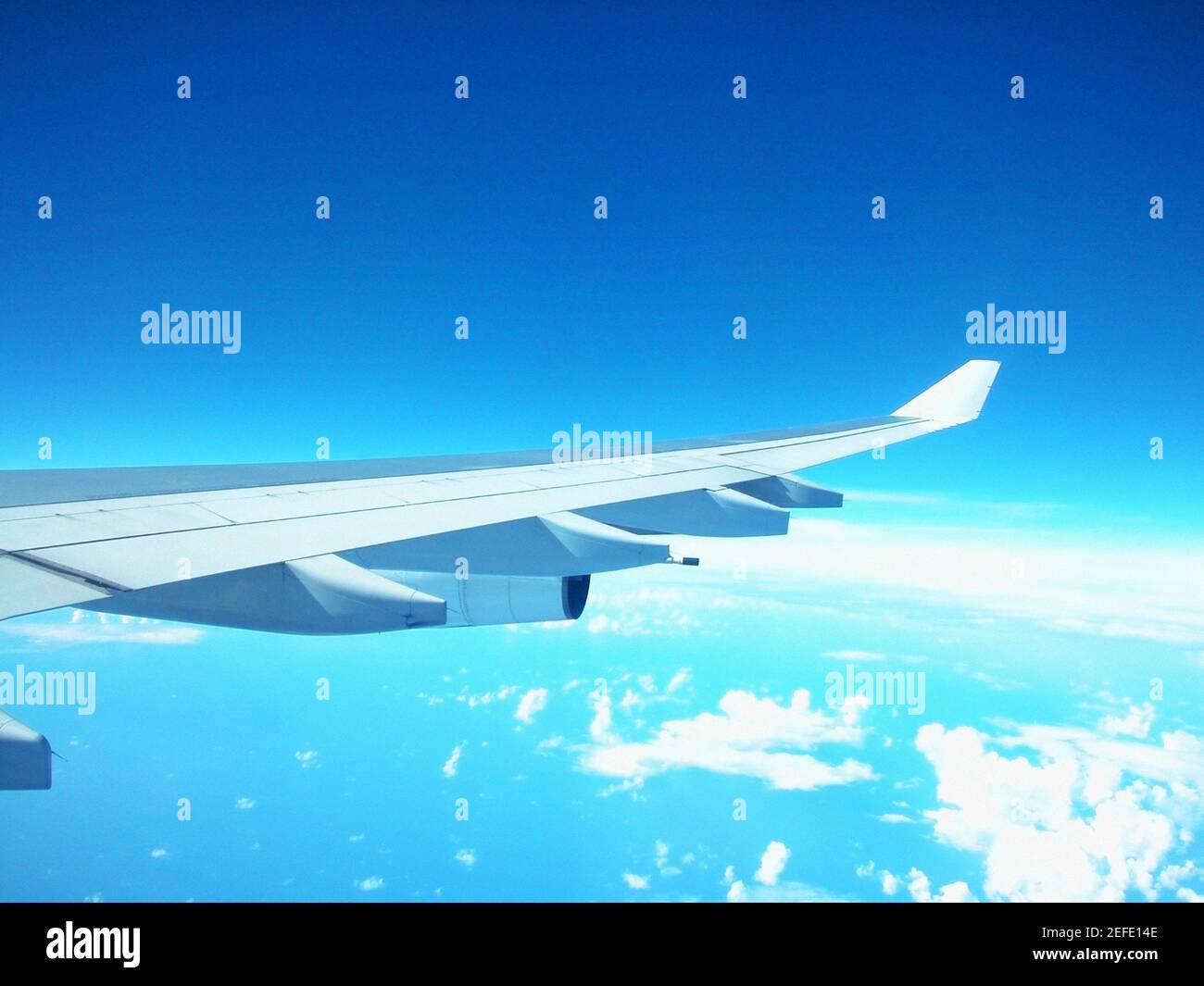 Airplane in flight Stock Photo - Alamy