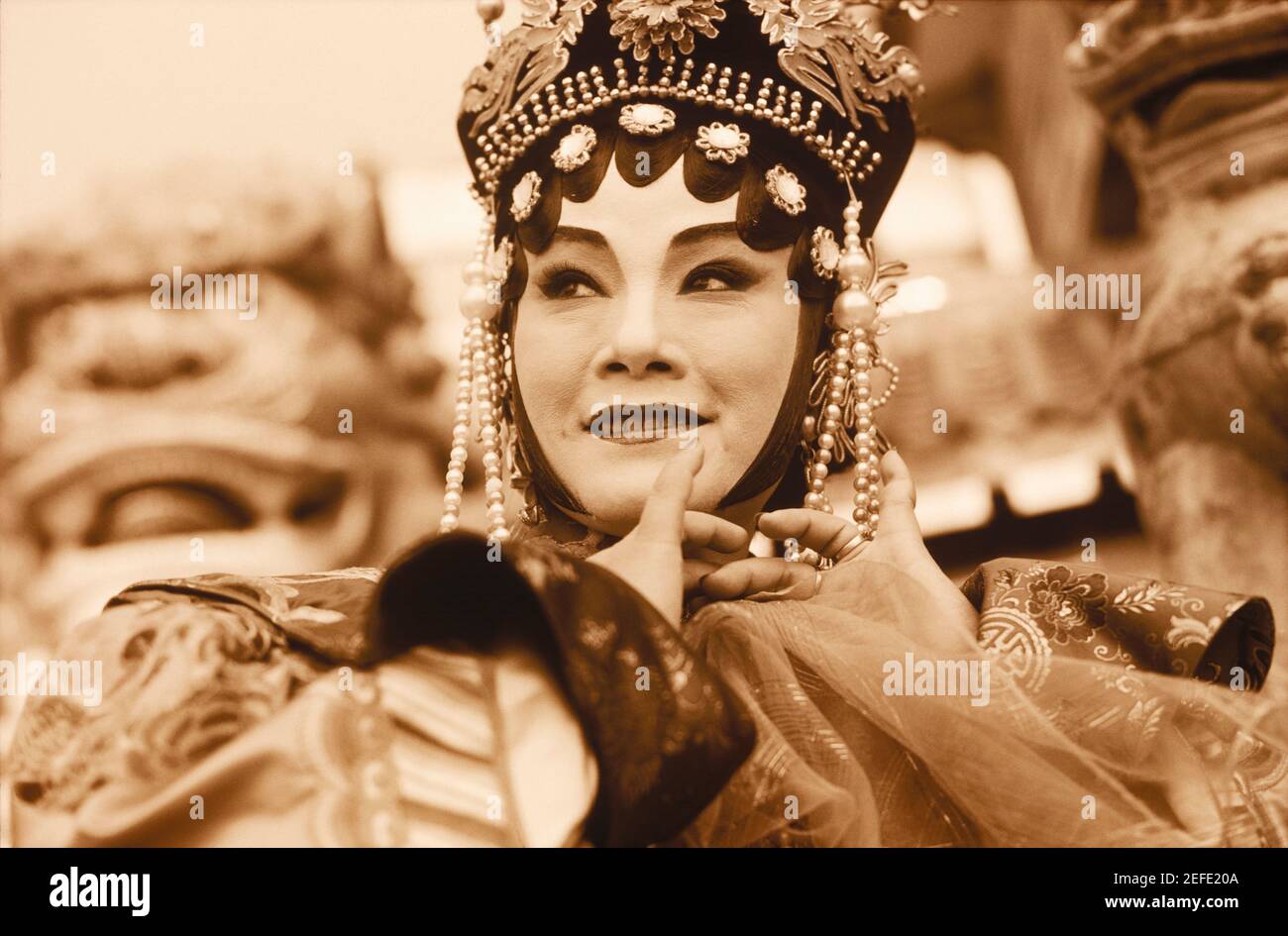 Female opera performer hi-res stock photography and images - Alamy