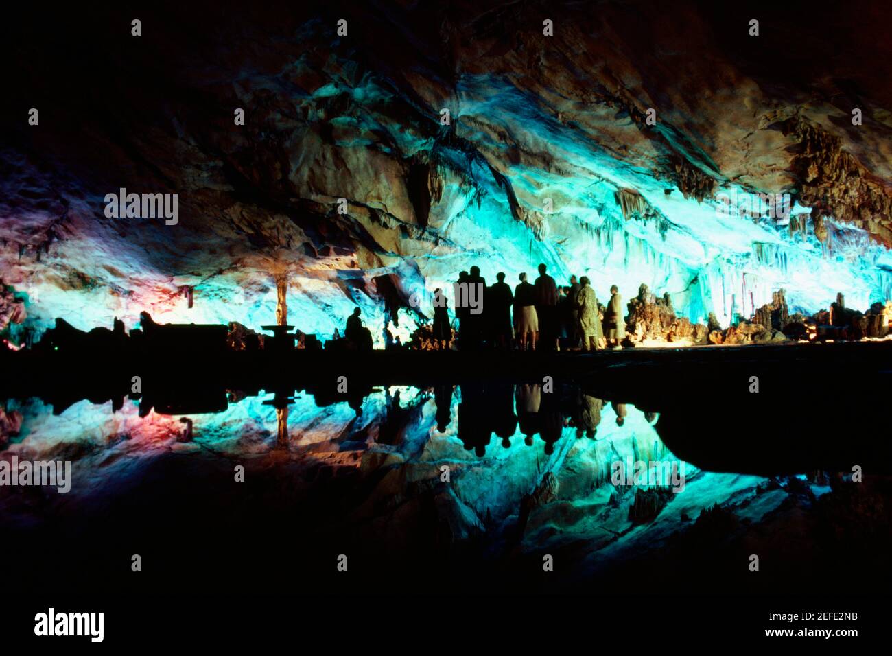 Guilin cave hi-res stock photography and images - Alamy