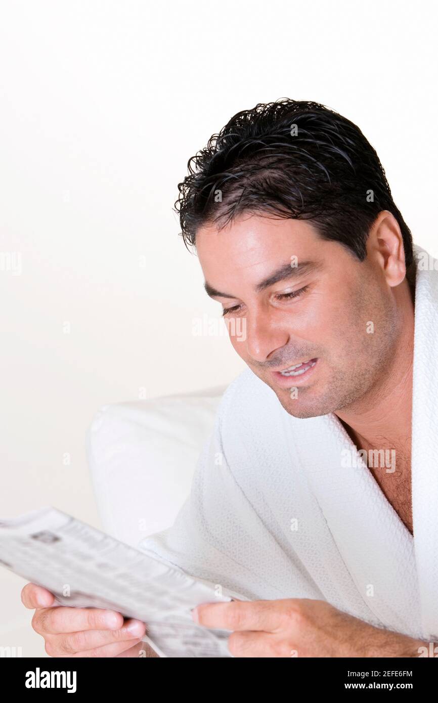 Black people read newspaper hi-res stock photography and images - Alamy