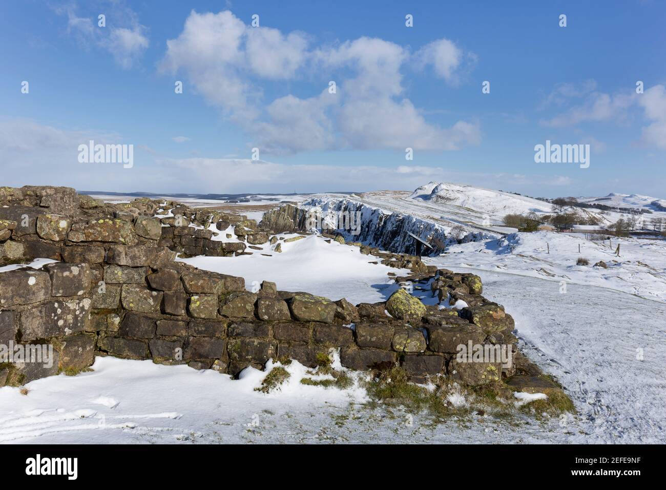 Walking hadrians wall at walltown crags ancient hi-res stock ...