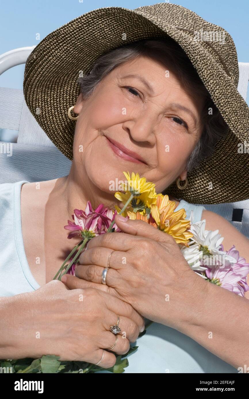 Ageing flowers hi-res stock photography and images - Alamy