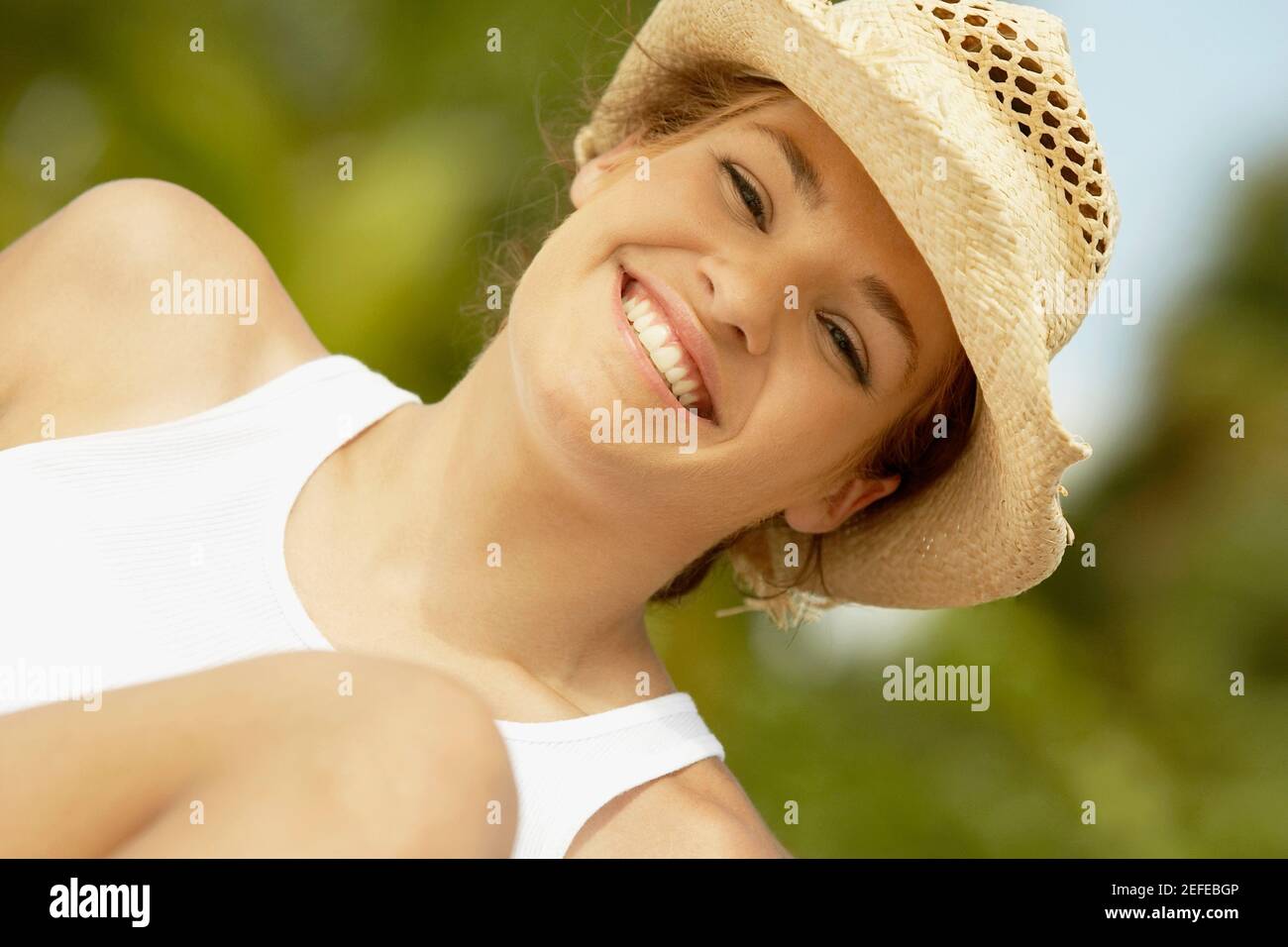 Portrait of a teenage girl smiling Stock Photo - Alamy