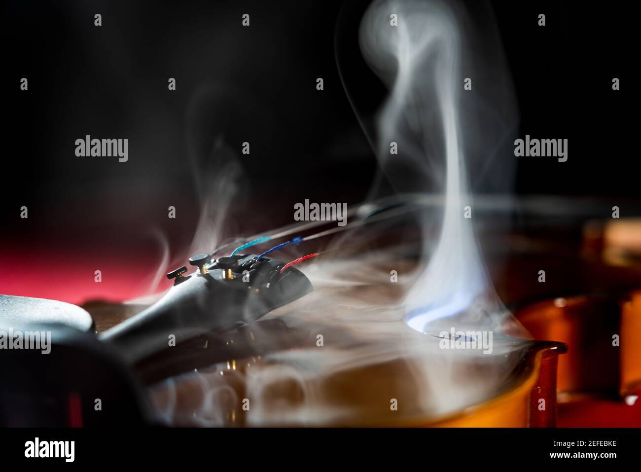 Smoky dramatic violin close up shallow depth of field Stock Photo - Alamy