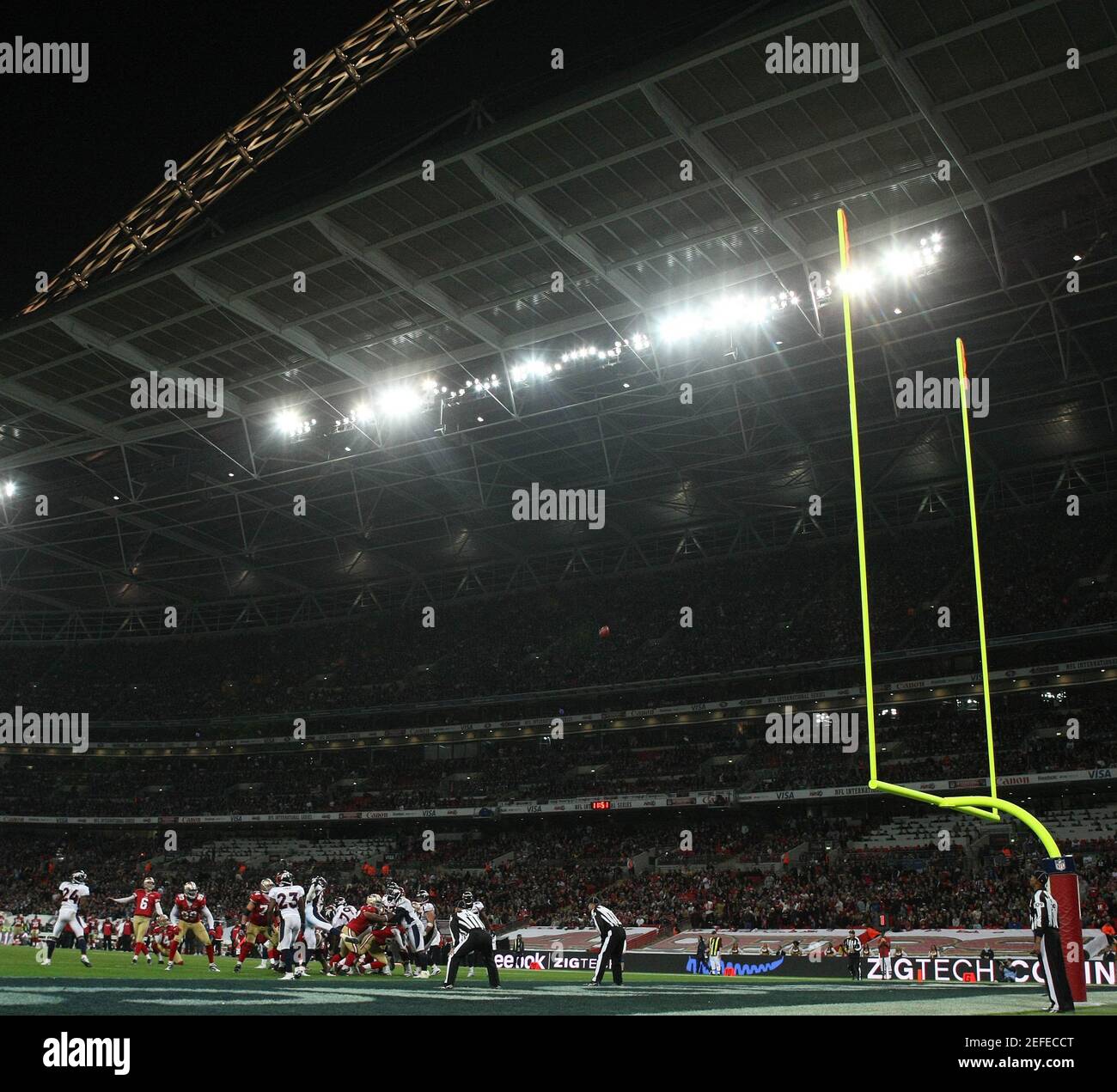 American football extra point hi-res stock photography and images - Alamy