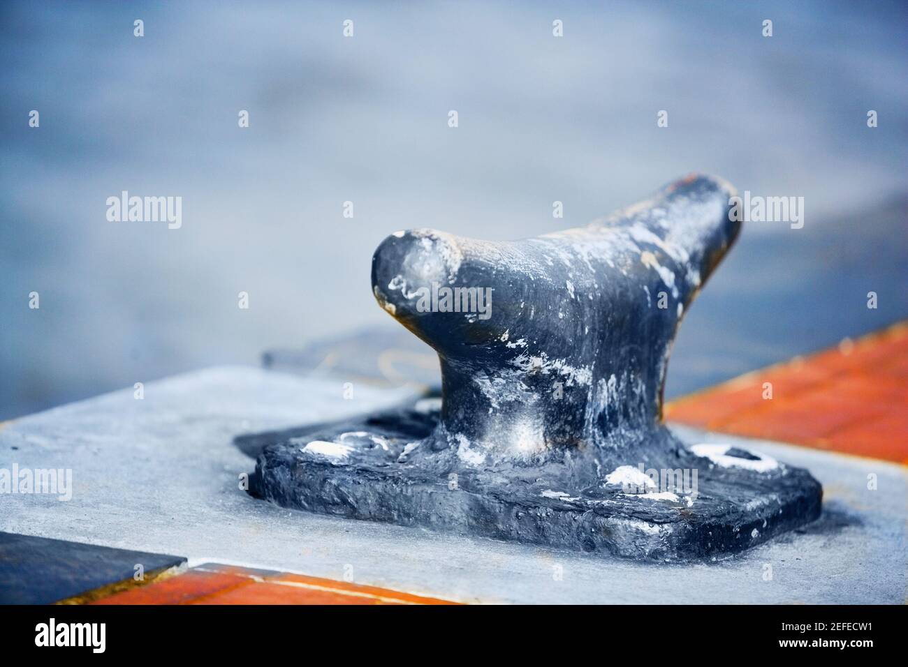 Single bollard hi-res stock photography and images - Alamy
