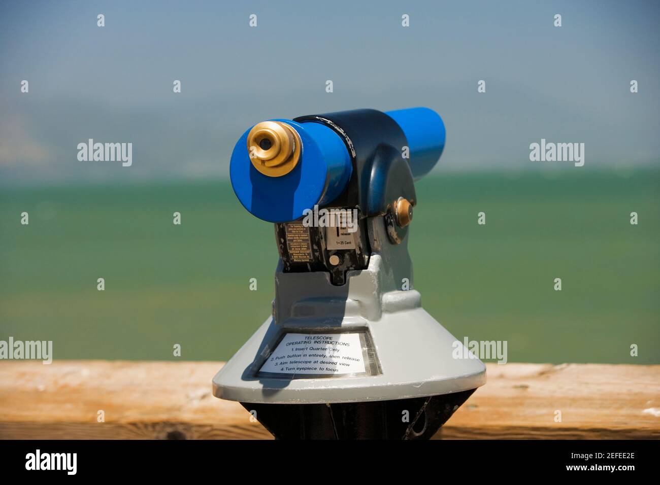 Hand held telescope hi-res stock photography and images - Alamy