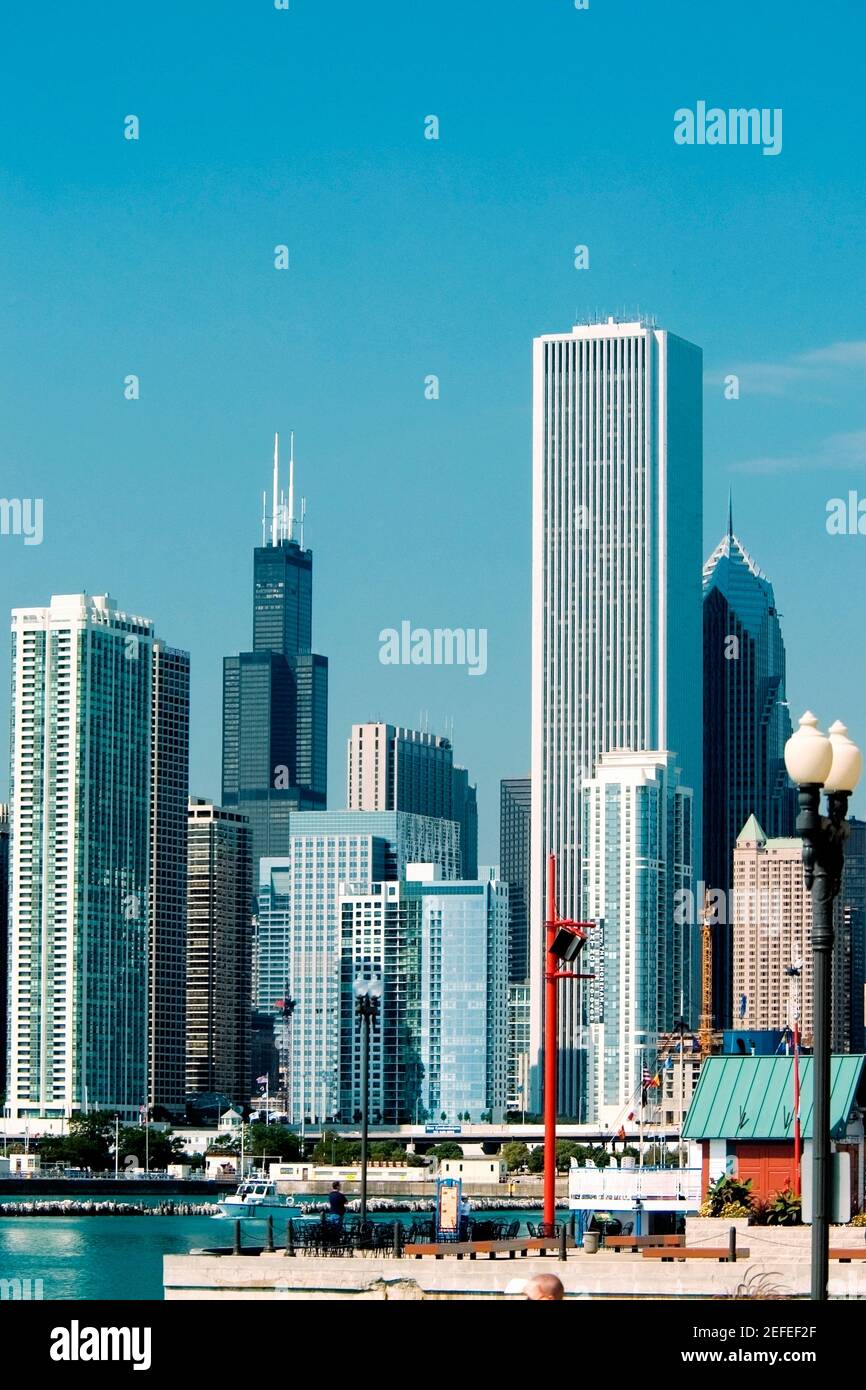 Chicago blue sky hi-res stock photography and images - Alamy