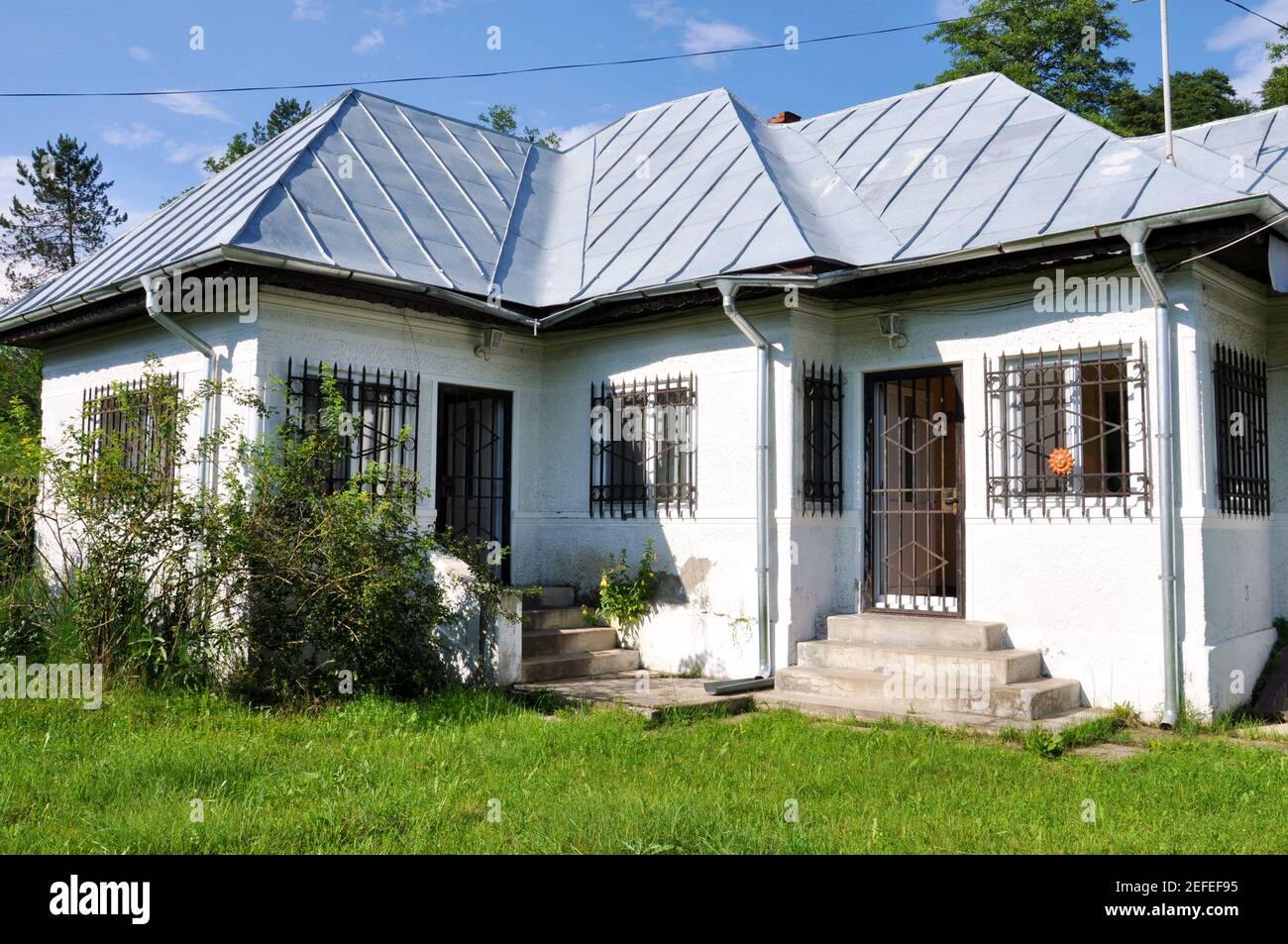 Traditional rural Romanian house Stock Photo - Alamy