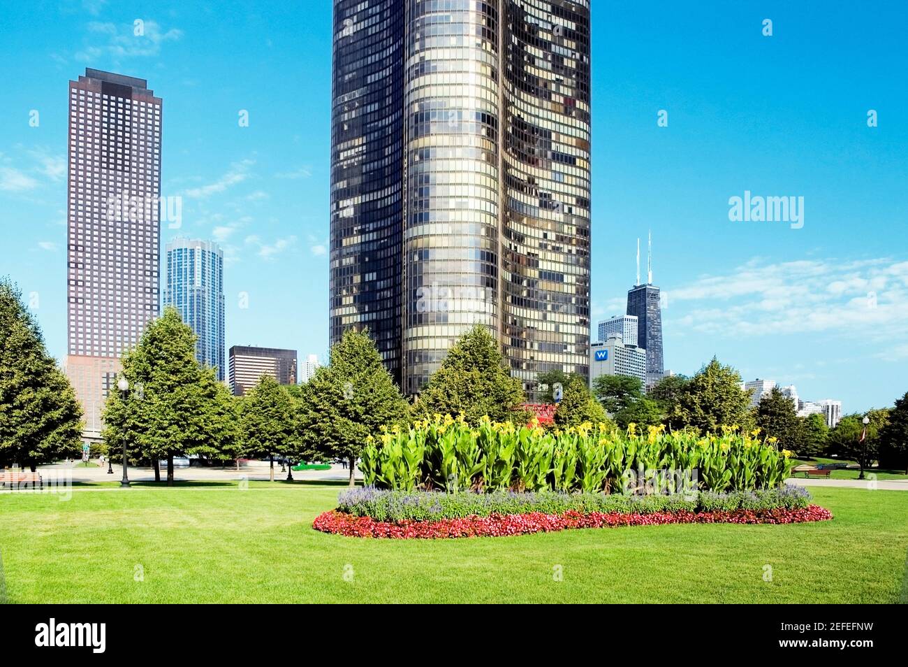 Low angle view of a tower, Lake Point Tower, Chicago, Illinois, USA ...