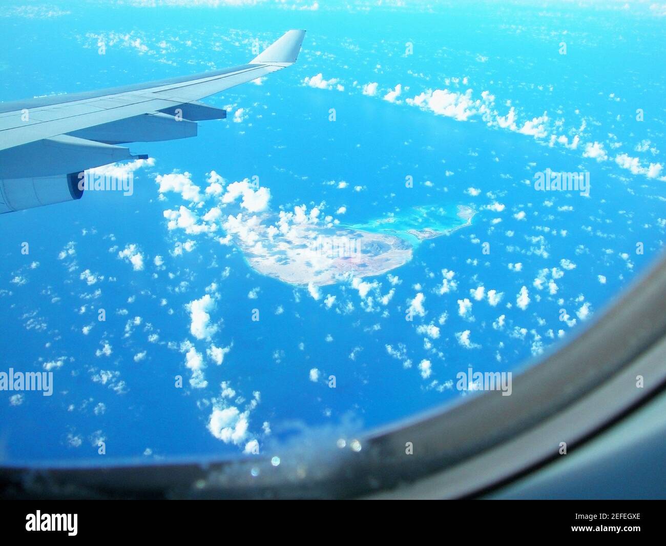 Airplane in flight Stock Photo - Alamy